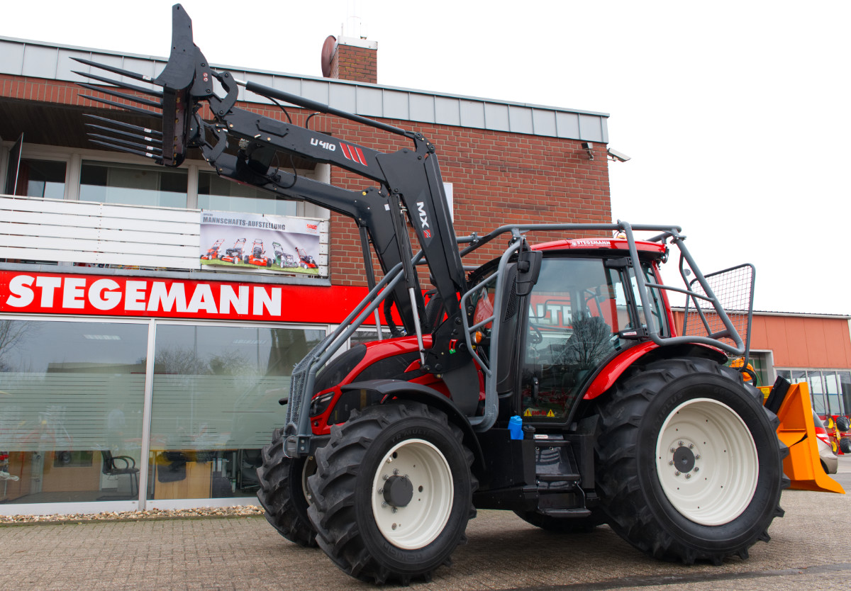 Forsttechnik die wir fertigen mit Valtra Traktoren